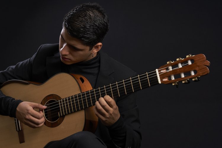 “Guitarra Mestiza”: Adrián Montero inicia gira - Guitarras del Mundo